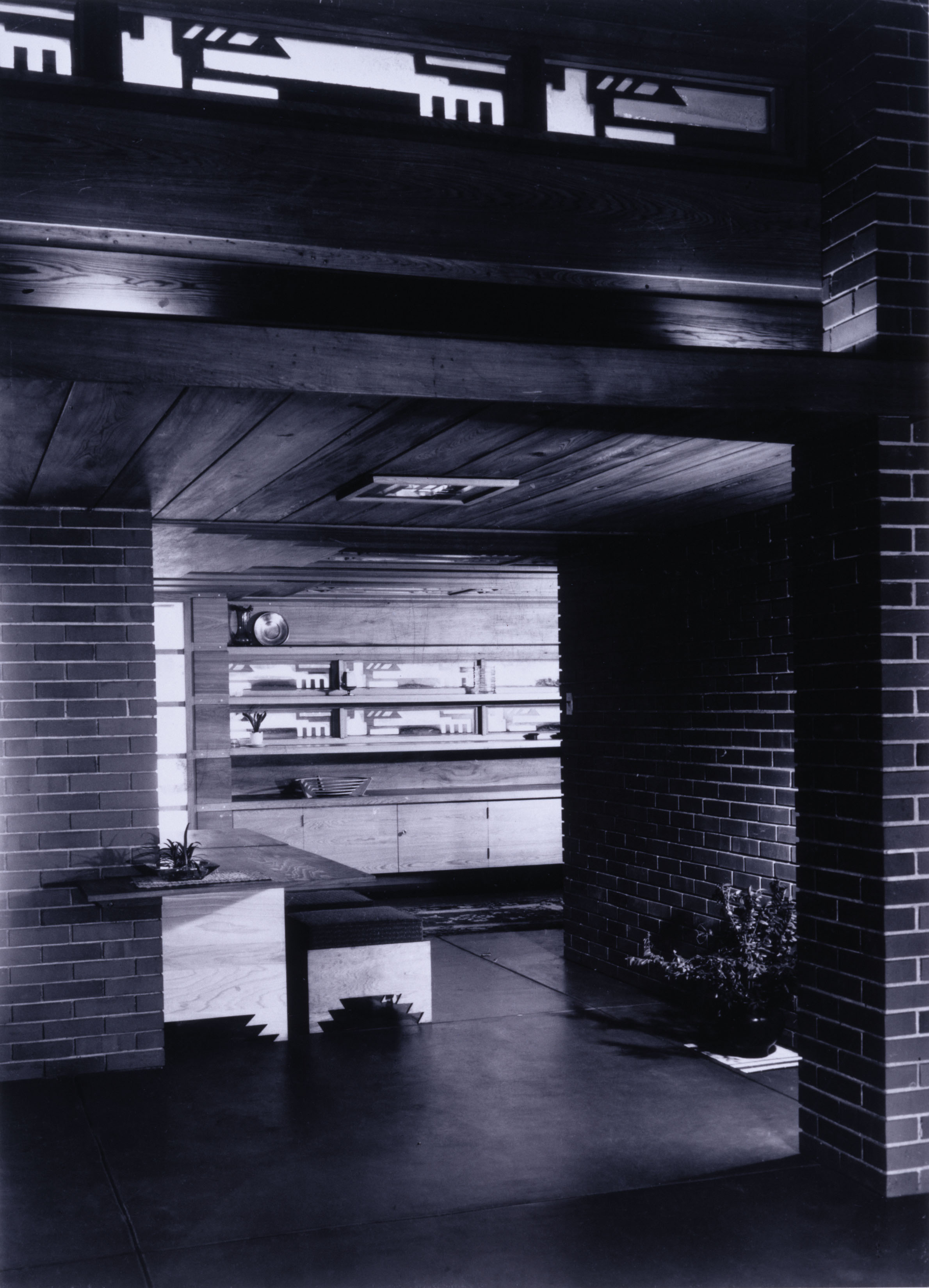 Frank Lloyd Wright: Architecture of the Interior – International Arts ...